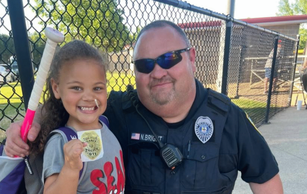 Searcy Police Officer Gives Surprise To Little Girl At Local Ball Game ...