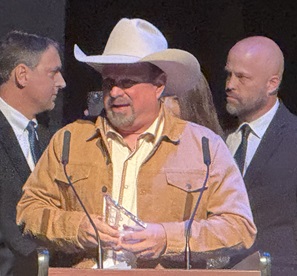 Garth Brooks Surprises Crowd at 2026 Arkansas Country Music Awards ...